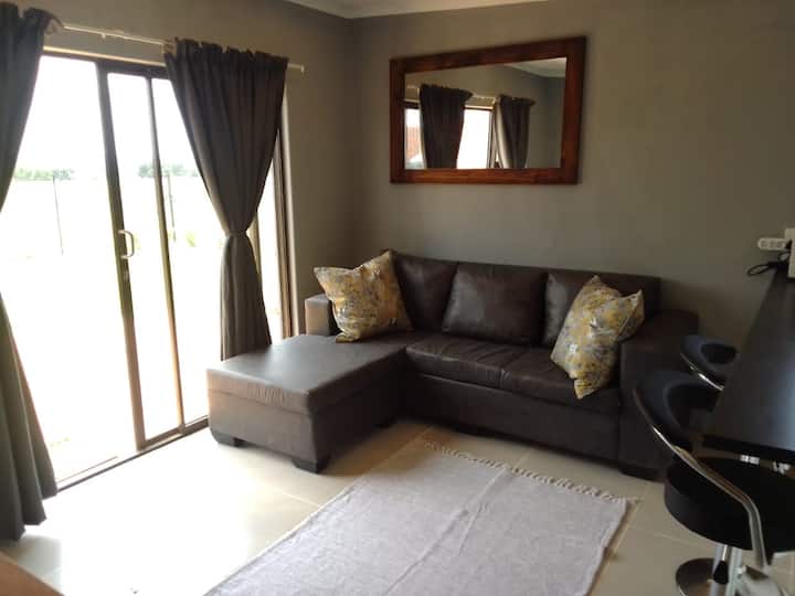 Polo Field Retreat - 2 Bedroom - Winterton Escape - Winterton