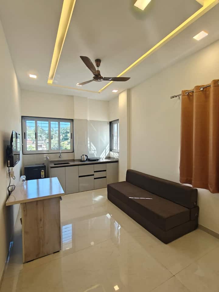 Elegant Service Apartment With Spacious Balcony - Nashik