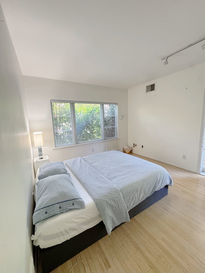 Bright & Cozy Private Room Vancouver West Side - Vancouver