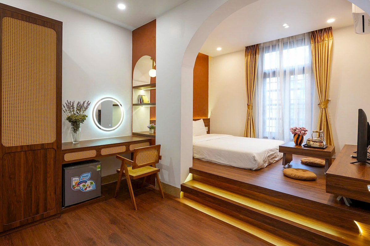 Nana Villa Hue: Private Room City Center - Balcony - Villas for Rent in ...