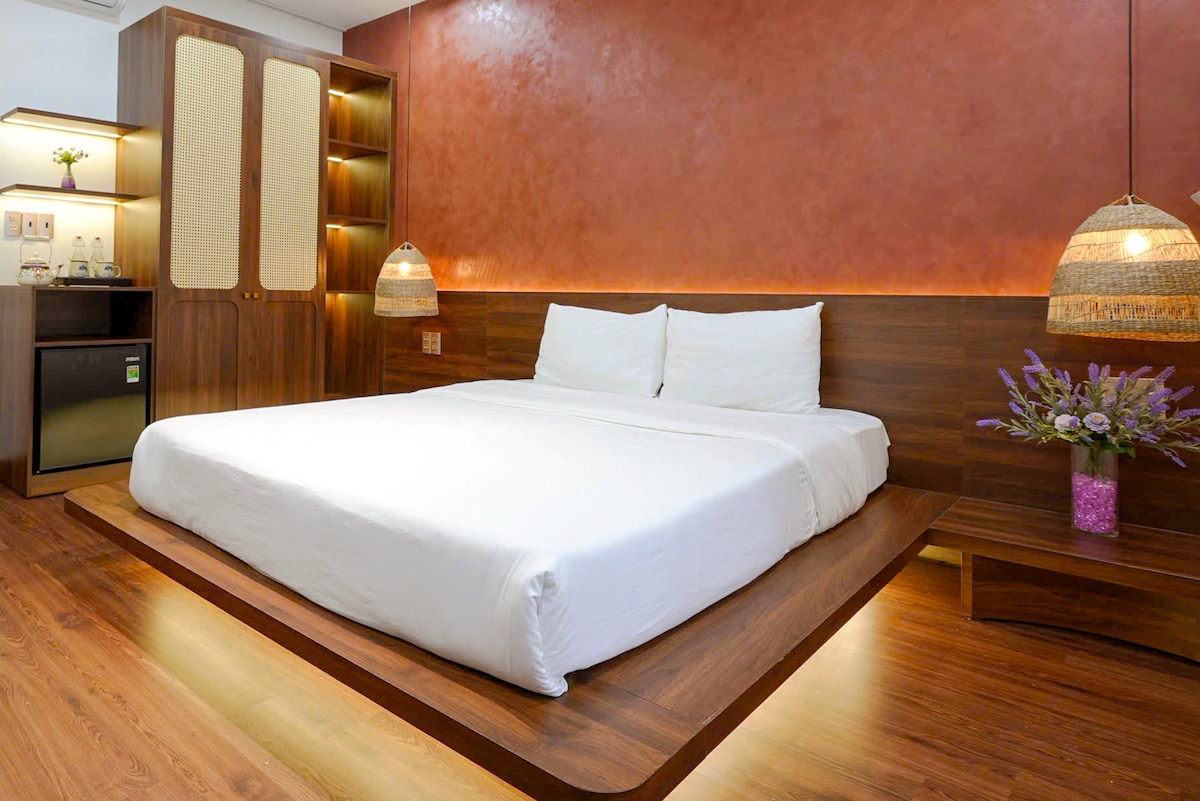 Nana Villa Hue: Private Room City Center - Balcony - Villas for Rent in ...