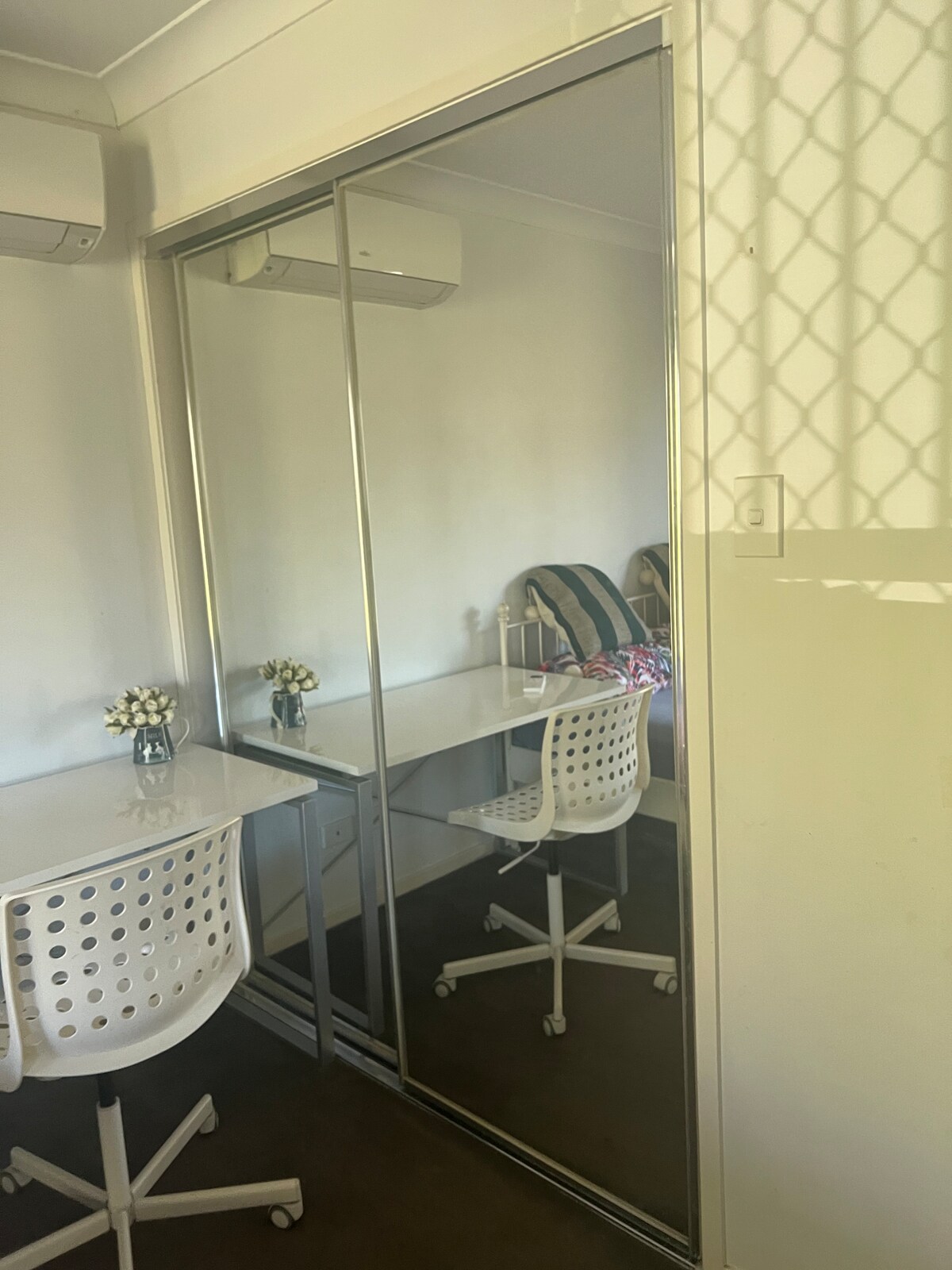 Habitación principal en el tranquilo baño propio de Durack - Casas en ...