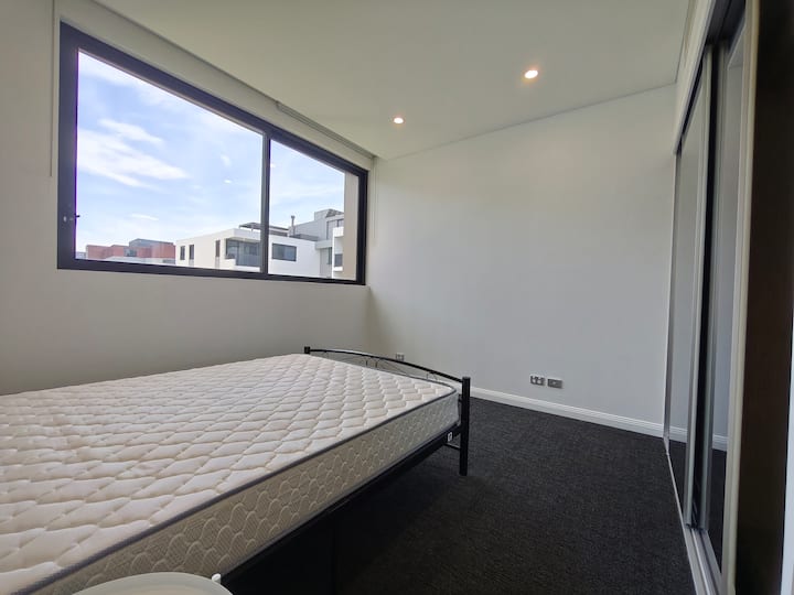 Bright Rosebery 1br+1 Study – Eat, Explore - Randwick
