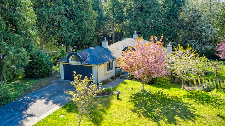 Entire Home: Beautiful 3br • Sauna • 2026 Remodel - Point Roberts, WA