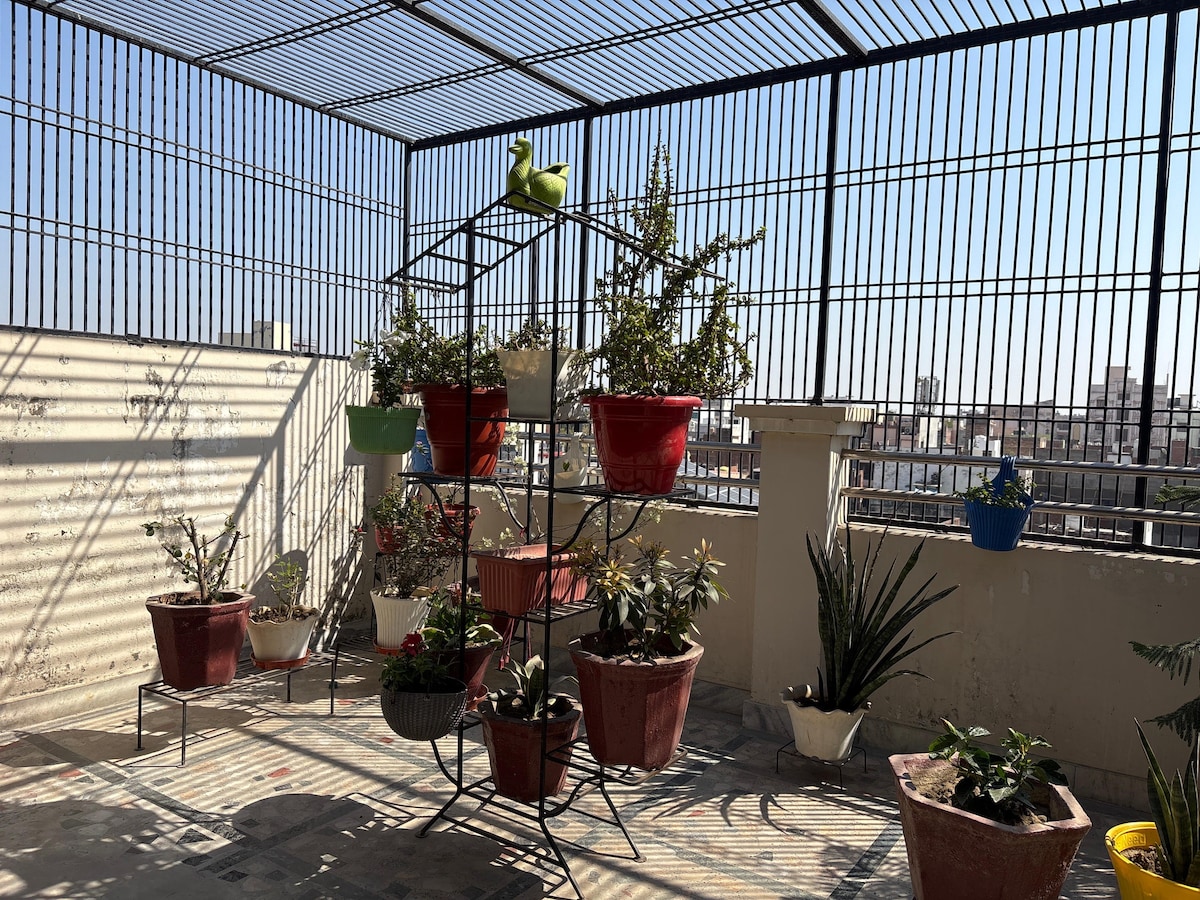 Bednsky Rooftop Homestay (local tour guide option) - Houses for Rent in ...