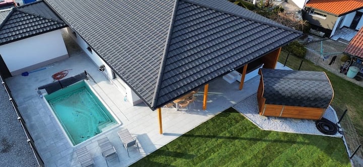 Bungalow Mit Beheiztem Salzwasserpool, Sauna Etc. - Germany