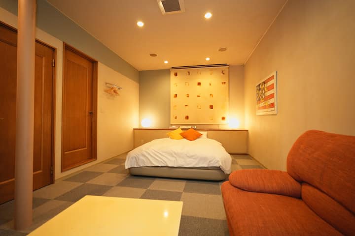 昭和を感じる小さな個室宿「Parco山荘」201号室 - Kawana