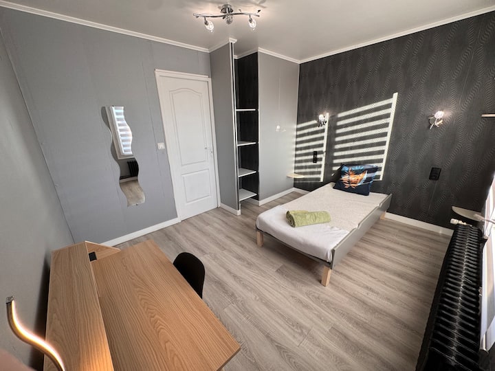 Chambre éConomique Dans Une Maison Partagée. - Limoges