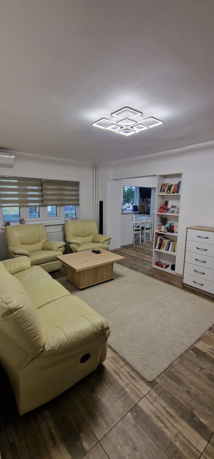 ÎNchiriez Apartament 3 Camere2 Băi Centru Ploiești - Ploiești