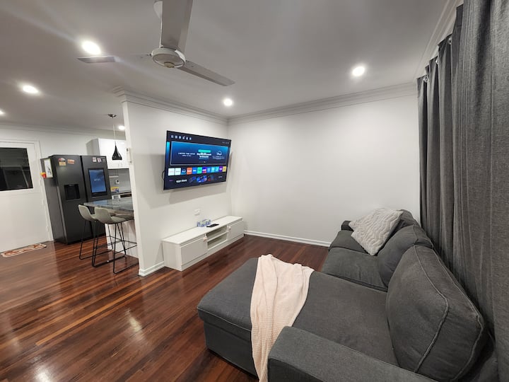 Fully Furnished 3-bed Home With Aircon - Ipswich