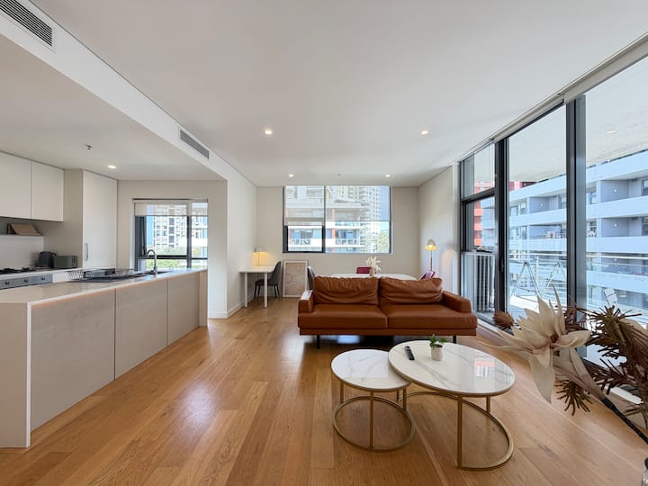 Fully Air Conditioned Quiet Home With Convenience - Ryde