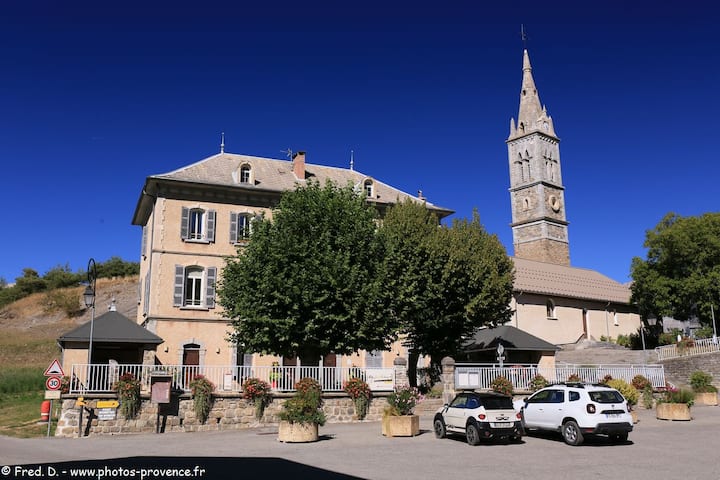 Charmante Maison Mitoyenne,
 Rue Familiale, Calme - Montclar