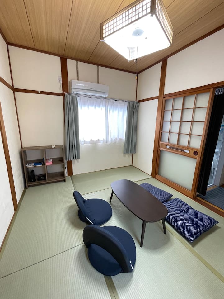 海まで徒歩1分の和室のお部屋 - Shima
