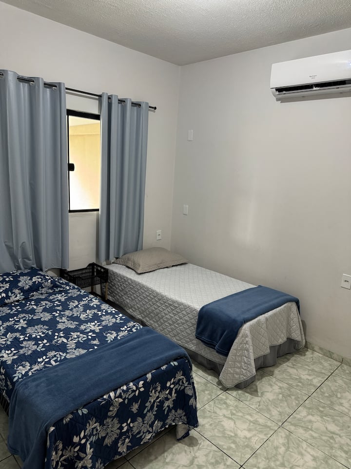 Casa Ampla Com 2 Quartos, Bem Localizada. - Lucas do Rio Verde