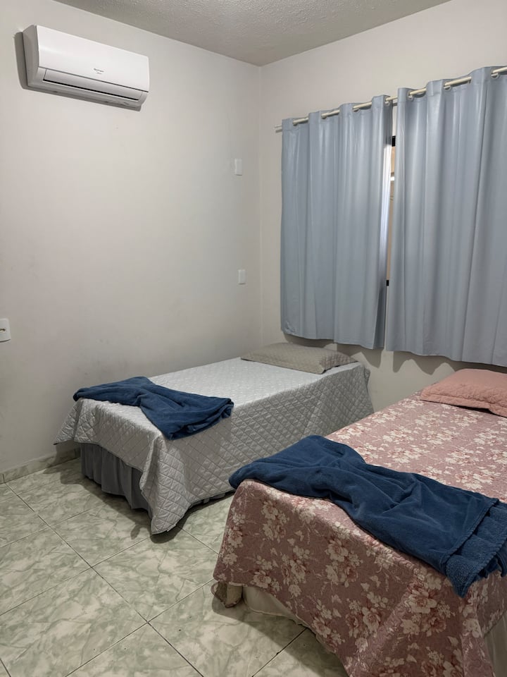 Casa Ampla Com 2 Quartos, Bem Localizada. - Lucas do Rio Verde