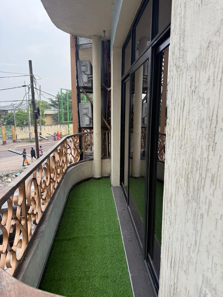 Magnifique Appartement, Piscine ~ 5 Min Du Centre - Kinshasa