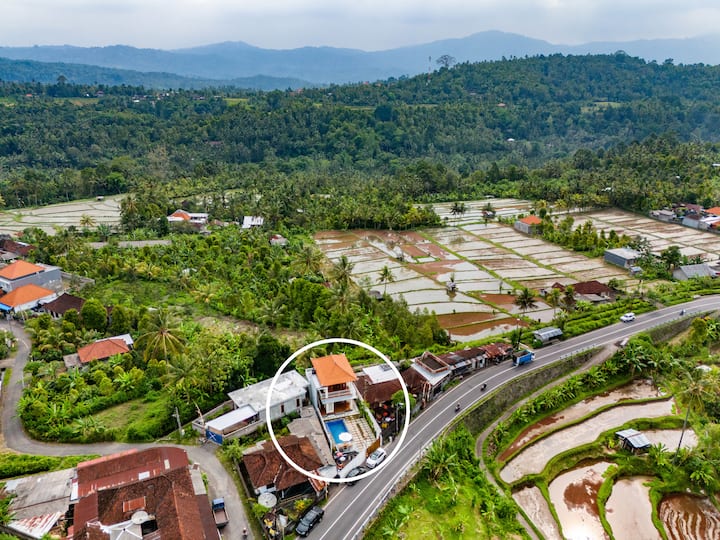 Munduk Lights: Modern Villa W/ Epic Mountain Views - Munduk