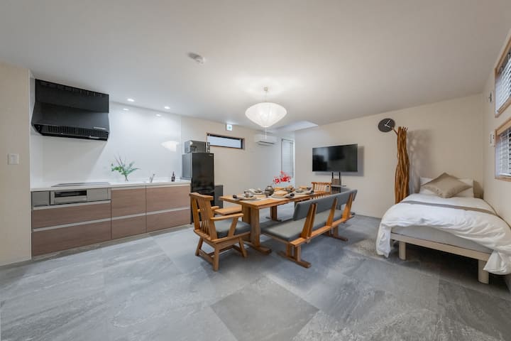 徹 京都駅近く グループ利用に最適な一軒家 ベッド9台 お風呂2台 トイレ3台 - Kyoto