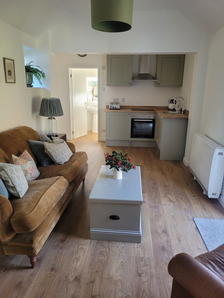 Two Bedroom Cottage On Private Estate - Wyck