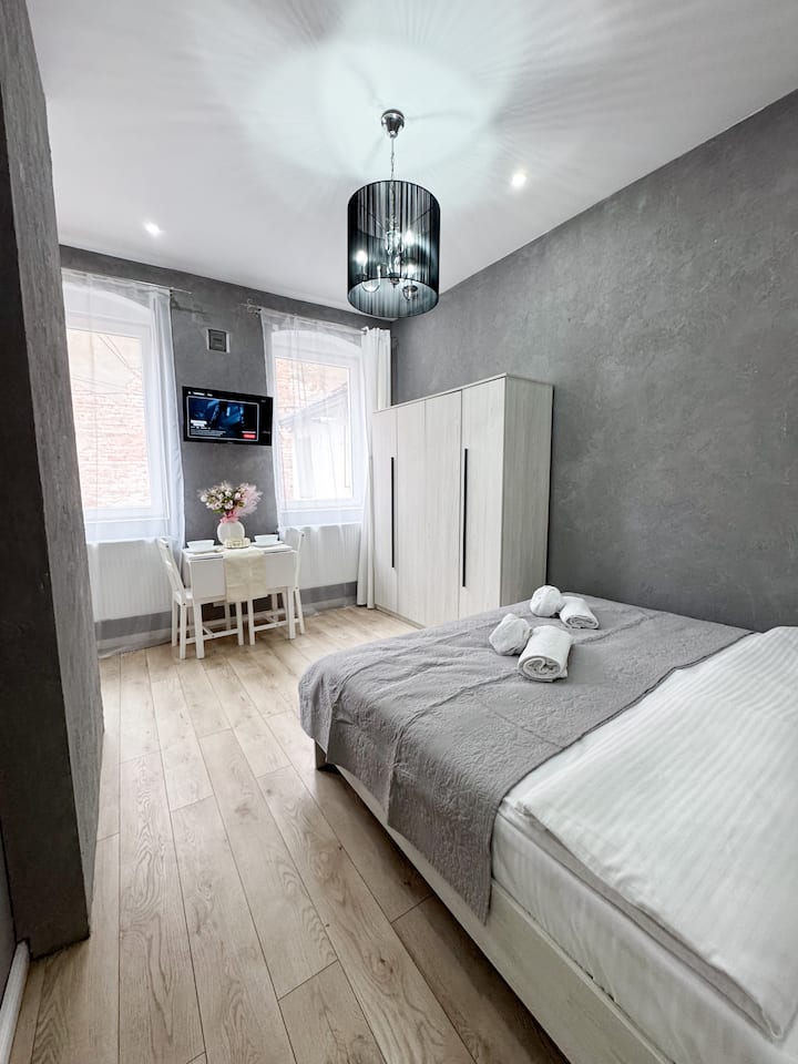 Beton Studio - City Heart, Kingsize Bed, Ac - Cluj-Napoca