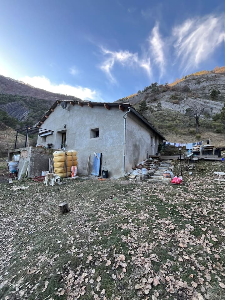 Maison De Campagne Avec Superbe Espace De Vie - Tallard