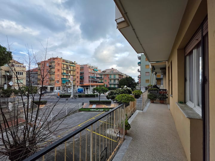 [100m De La Mer] Grand Apt Avec Balcon & Wi-fi - Loano