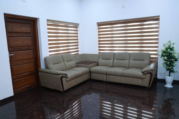 Angel's Villa- Pala
4 Bed+dining+living+guest Area - Pala