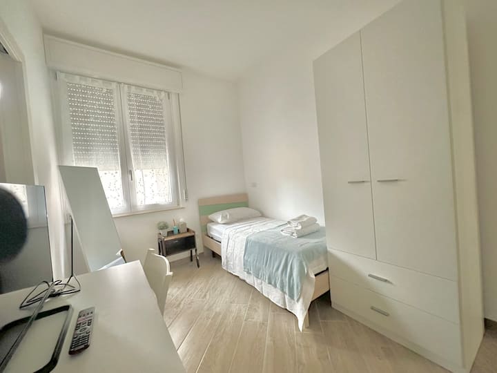 Stanza 2, Bagno Privato Con 2 Letti Singoli - Cremona