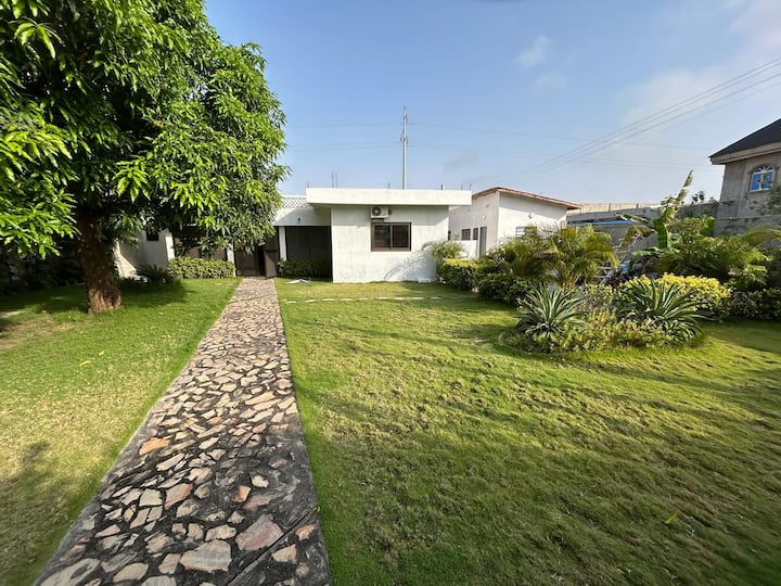 Villa Familiale Avec Jardin Proche De Corniche Est - Cotonou