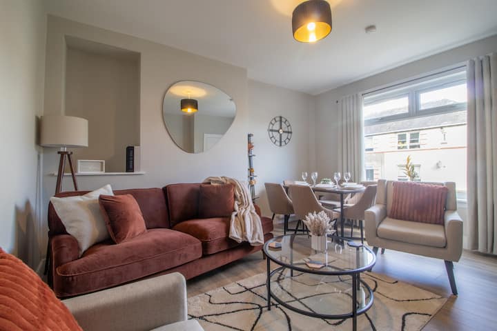 Sleeps 5 With Walk In Shower, Rutherglen - Glasgow - Glasgow