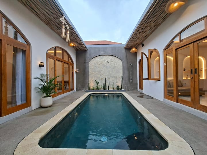 New Space Near Berawa Beach - Canggu