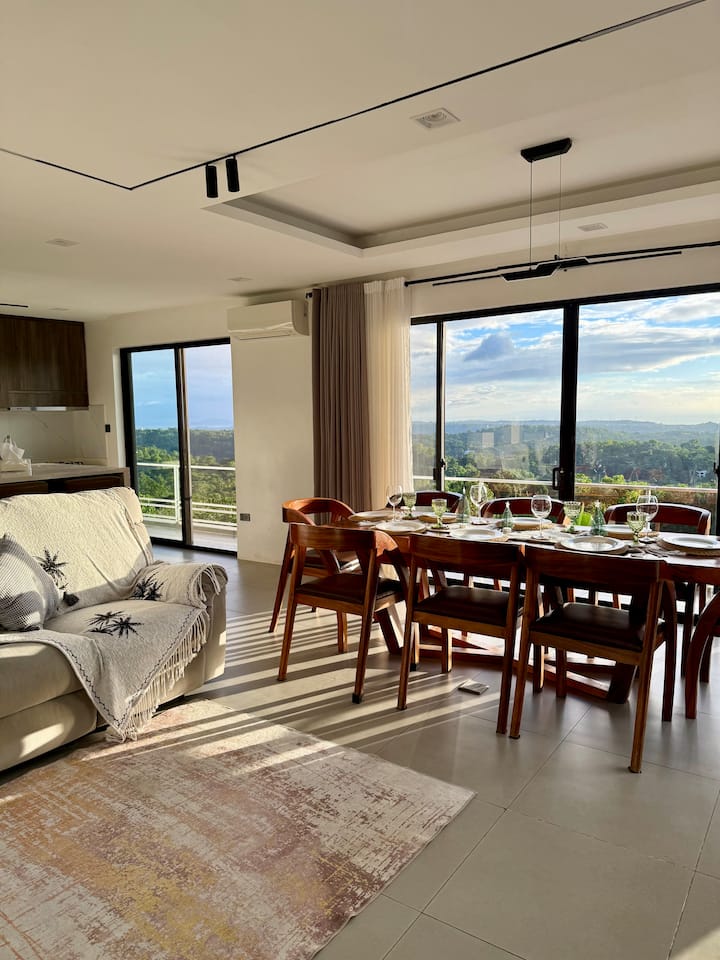 Overlooking Mountain And City Lights View. - Antipolo