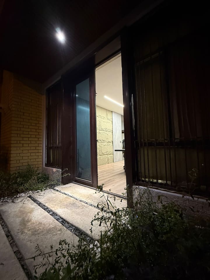 بيت ثلاث طوابق للايجار بالحارثيه / House For Rent - Baghdad