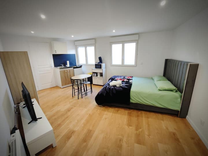 Grand Studio Neuf Calme Proche Marseille - Allauch