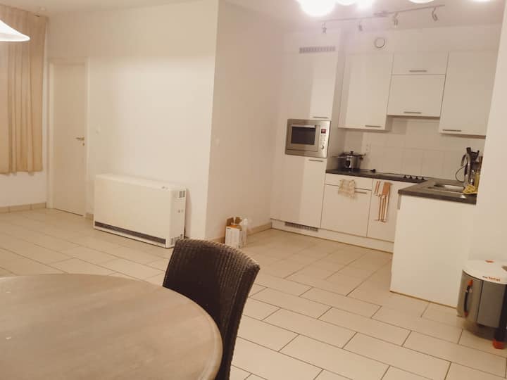 Chambre  Calme à 2 Pas De La Gare Du Luxembourg - Bruselas, Bélgica