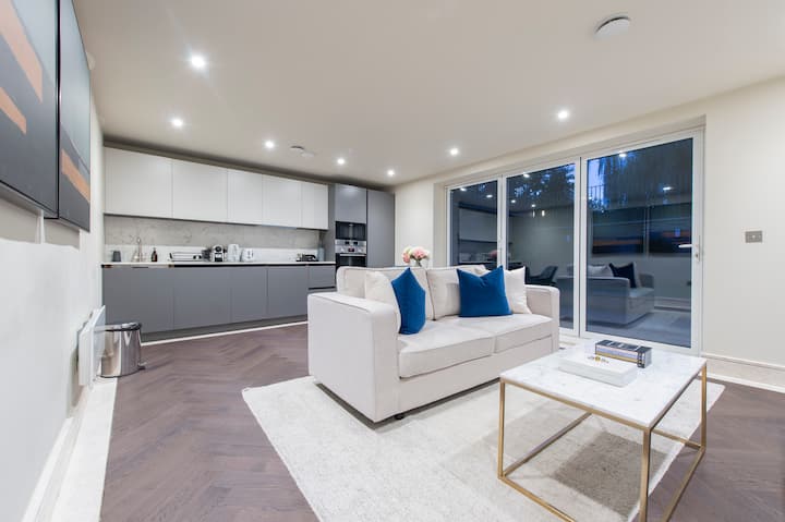 Garden Haven – Basement Suite 1br 1ba - Ilford