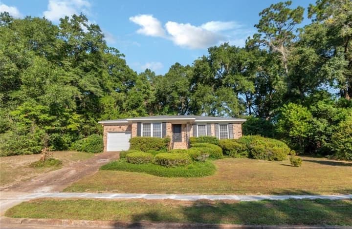 Cozy Home In West University Campus - Mobile, AL