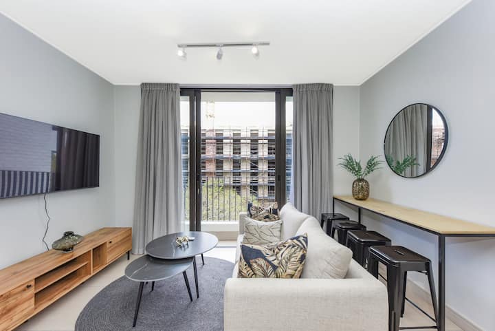 One Rosebank 2br Sass, Style & City Lights - Johannesburg