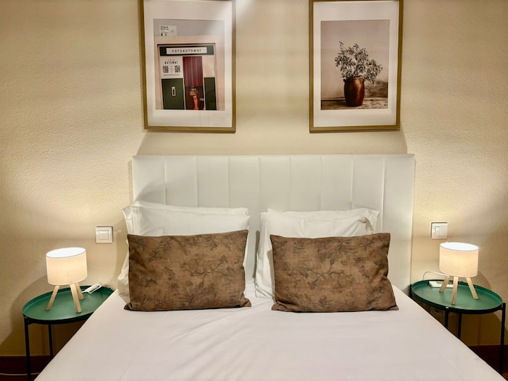 Plaza España & Santo Domingo - Amazing - Chueca