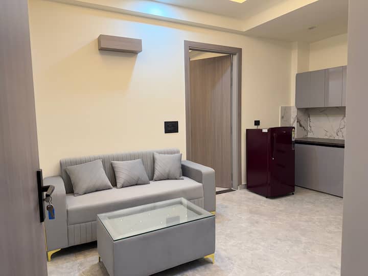 Spacious, 1 Bhk Centrally Located Cosy Apartment. - Gurugram