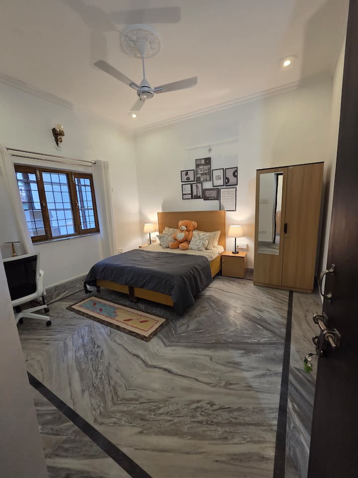 Zen Studio Japanese Style 1br Private Bath Pantry - Dehradun