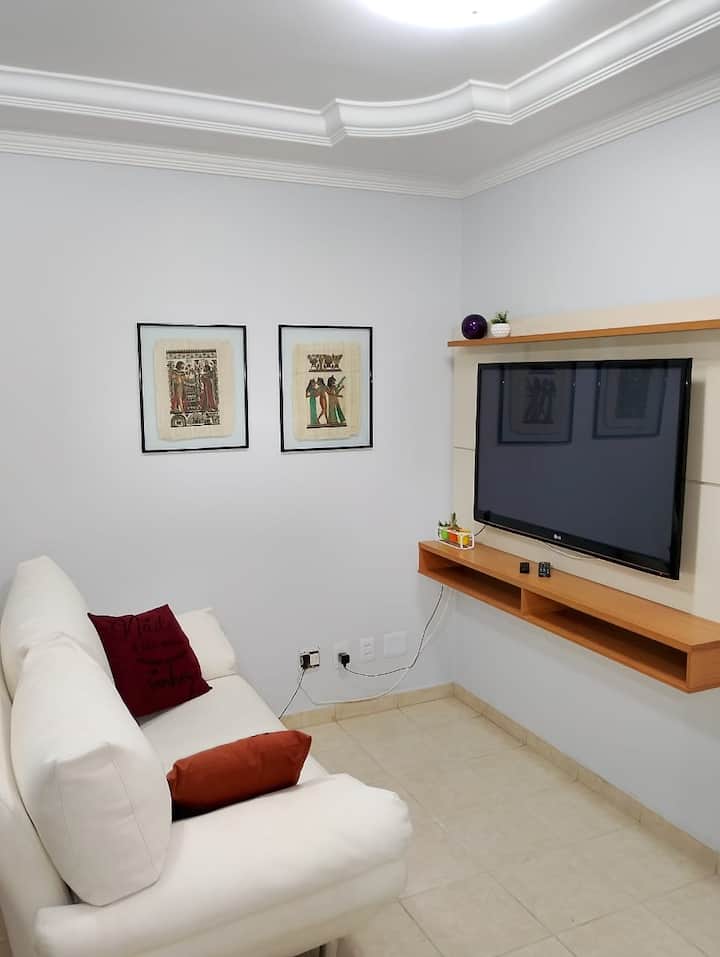 Apto 2qts, Ar, Wi-fi, Piscina, Varanda(1804) - Goiânia