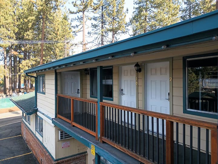 Hotel Room With 2 Double Beds, 1 Bunk Bed - South Lake Tahoe, CA