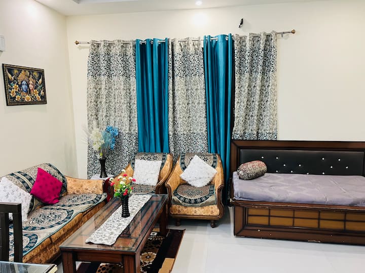 Elahi’s Home - India