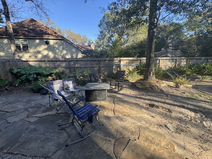 Cozy Apartment In The Woodlands - Champion Lake, Spring