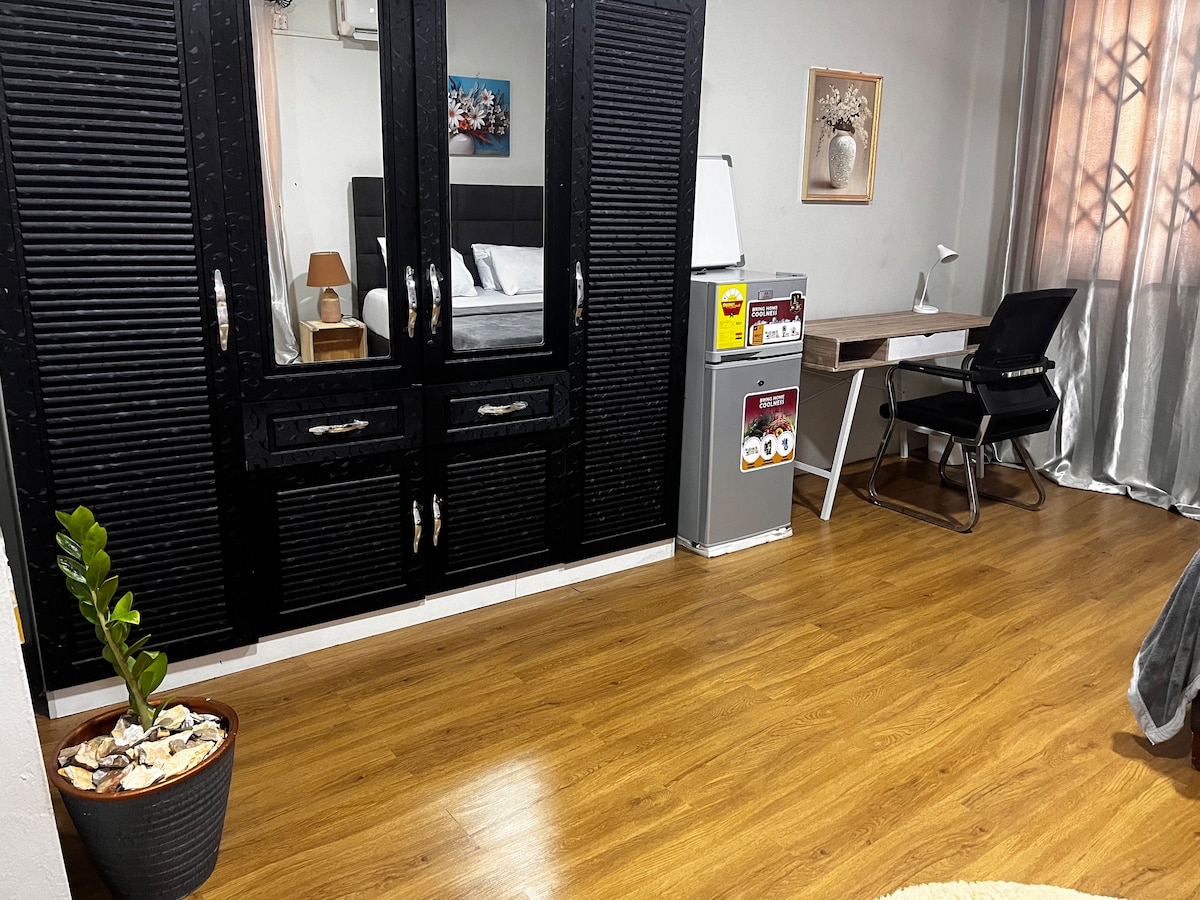 26 m² großes Zimmer in der Nähe von Labadi Beach, Labone, Osu, Spintex ...