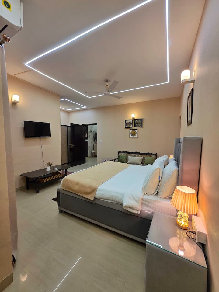 Luxury 1bhk | Central Vrindavan | Near Prem Mandir - Vrindávan