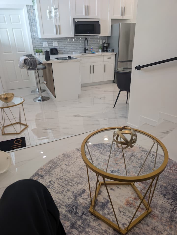 The Beach Vibe Loft - Delray Beach, FL