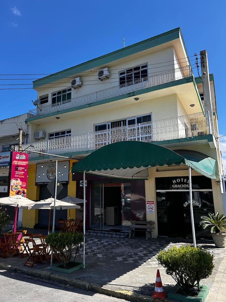 Suíte Tripla Com Ar Condicionado Hotel Graciosa - Paranaguá