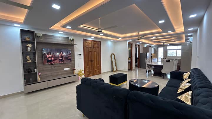 Luxurious Airport View Flat With Terrace - Delhi
